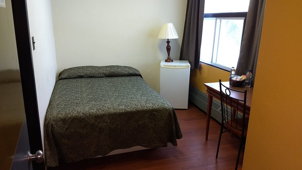 1 lit double, salle de bain privée - Service des congrès du CNDF